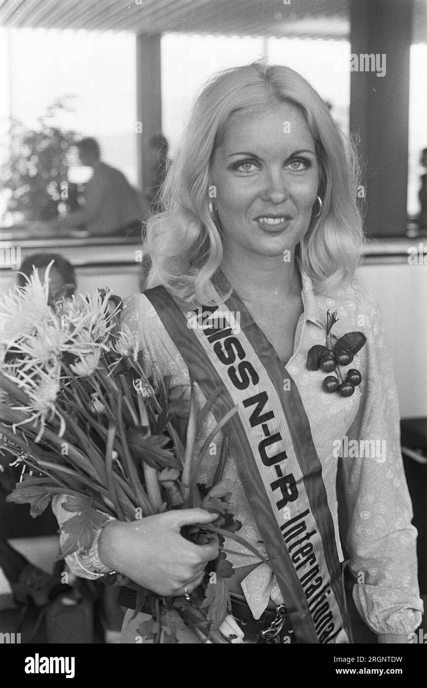 Miss international queen hi-res stock photography and images - Alamy