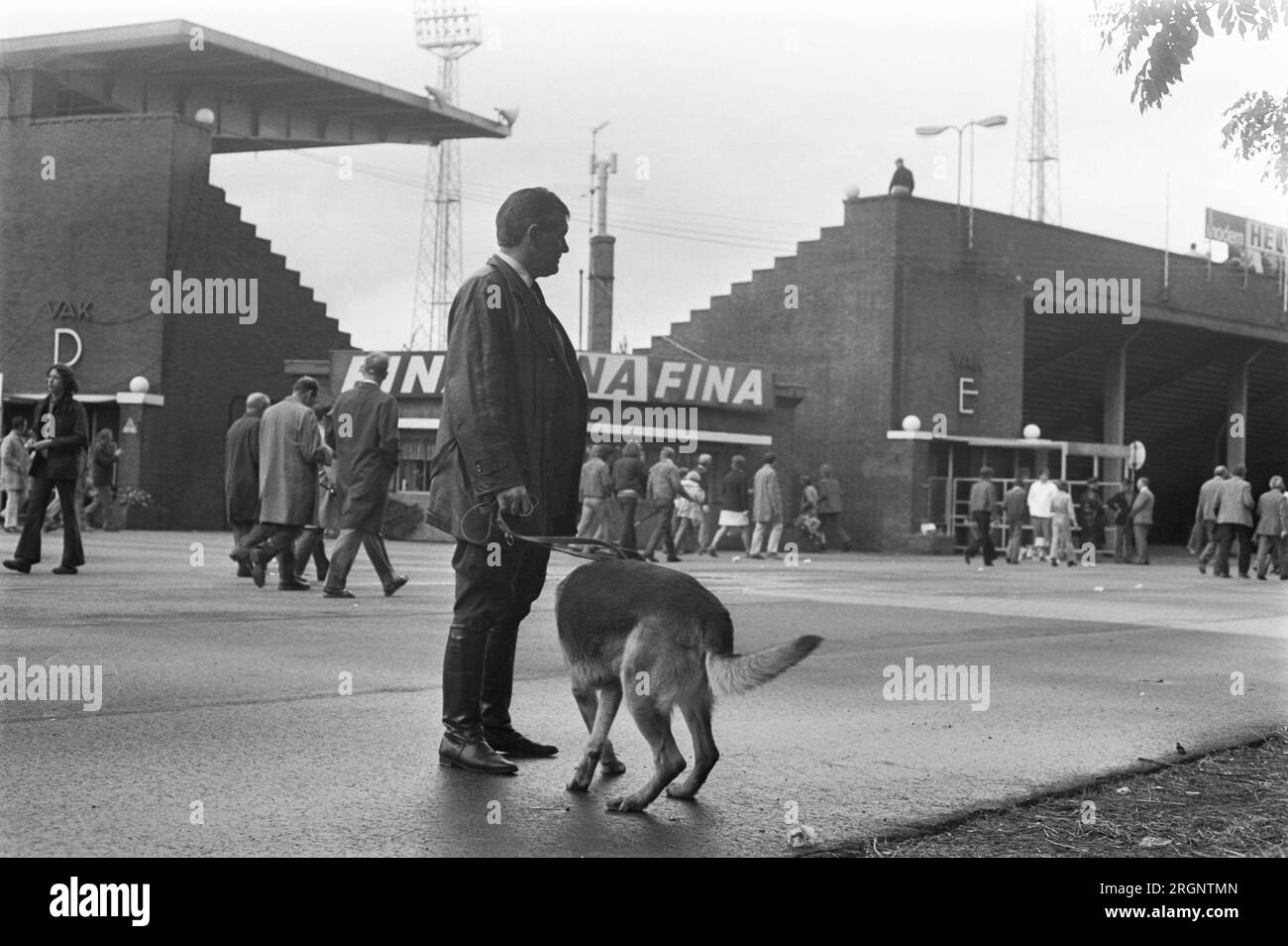 1970s security guard hi-res stock photography and images - Alamy