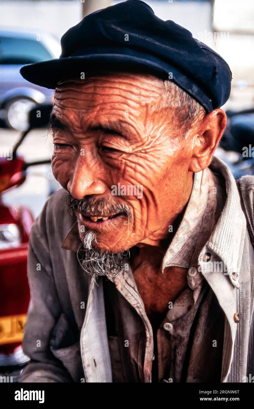 Chinese old man hi-res stock photography and images - Alamy