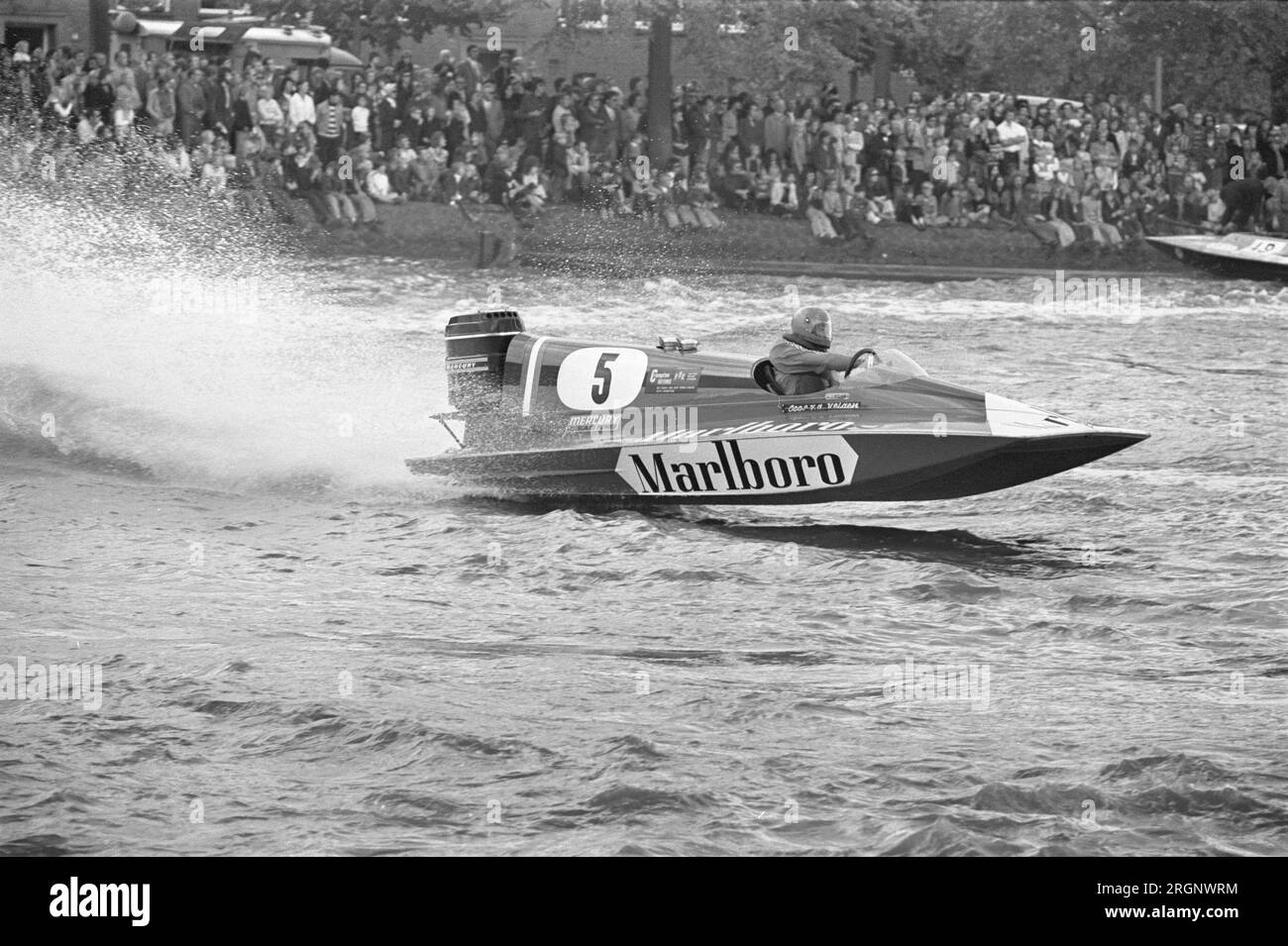 1970s speedboat race hi-res stock photography and images - Alamy