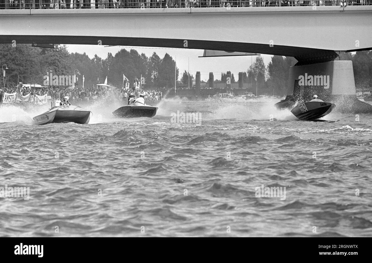 1970s speedboat race hi-res stock photography and images - Alamy