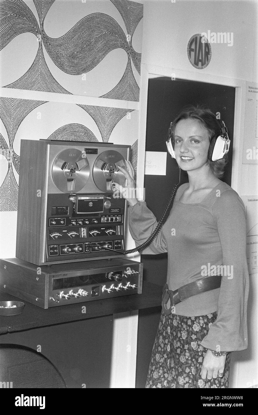 1970s quadraphonic tape recorder hi-res stock photography and images ...