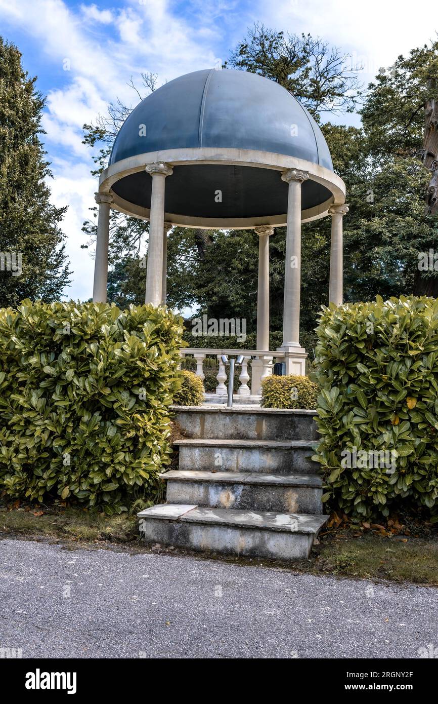 Garden wedding venue in kent hi-res stock photography and images - Alamy