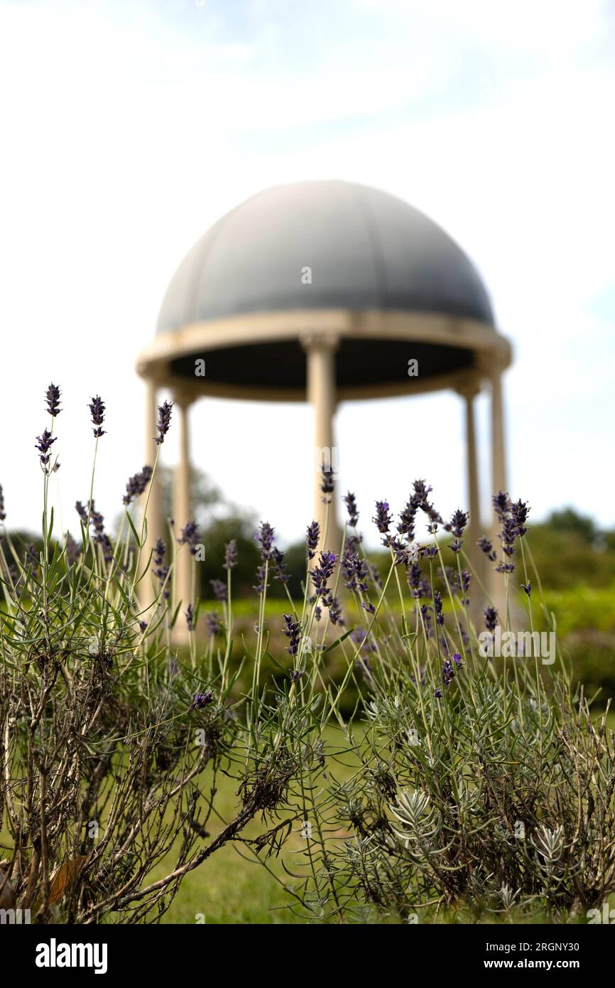 Garden wedding venue in kent hi-res stock photography and images - Alamy