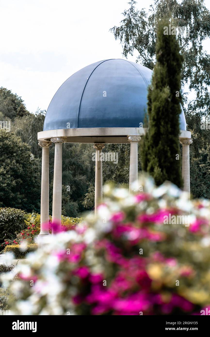 Garden wedding venue in kent hi-res stock photography and images - Alamy