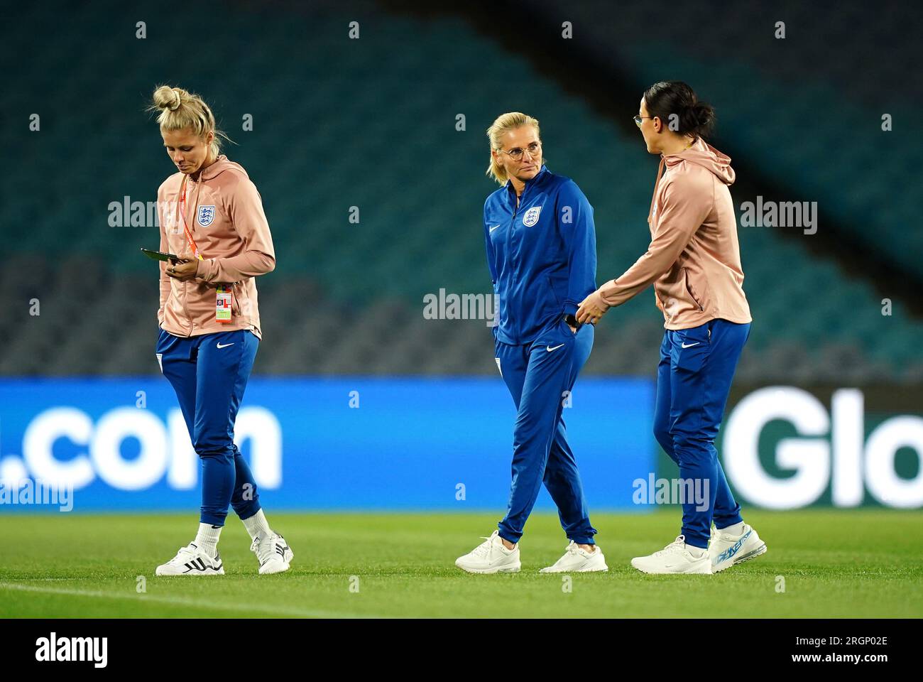 Sarina wiegman and lucy bronze 2023 hi-res stock photography and images ...