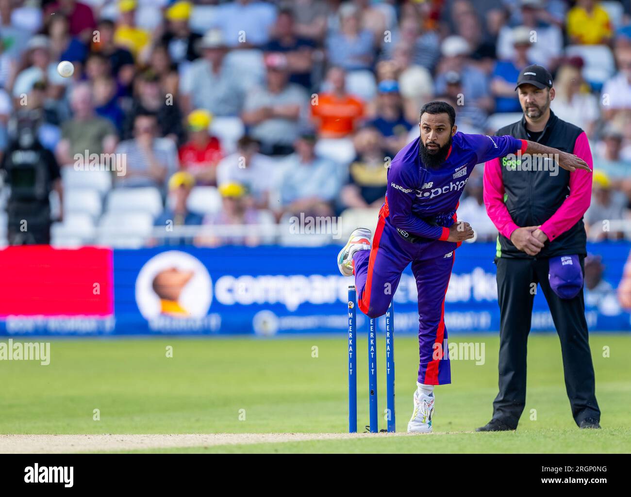 Adil rashid bowling hi-res stock photography and images - Alamy
