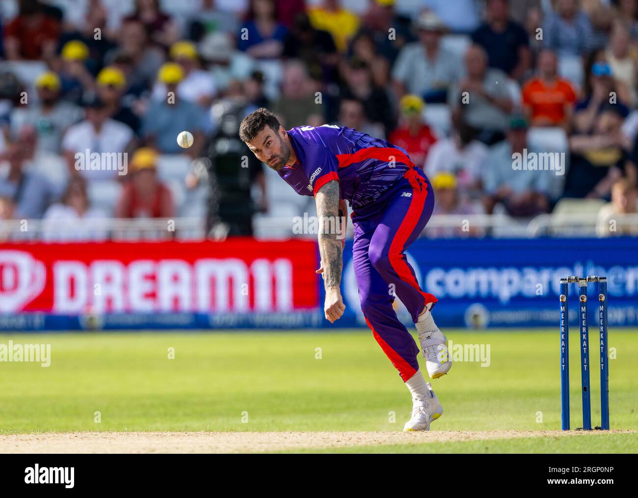 Reece Topley bowling for Northern Superchargers in The Hundred between ...