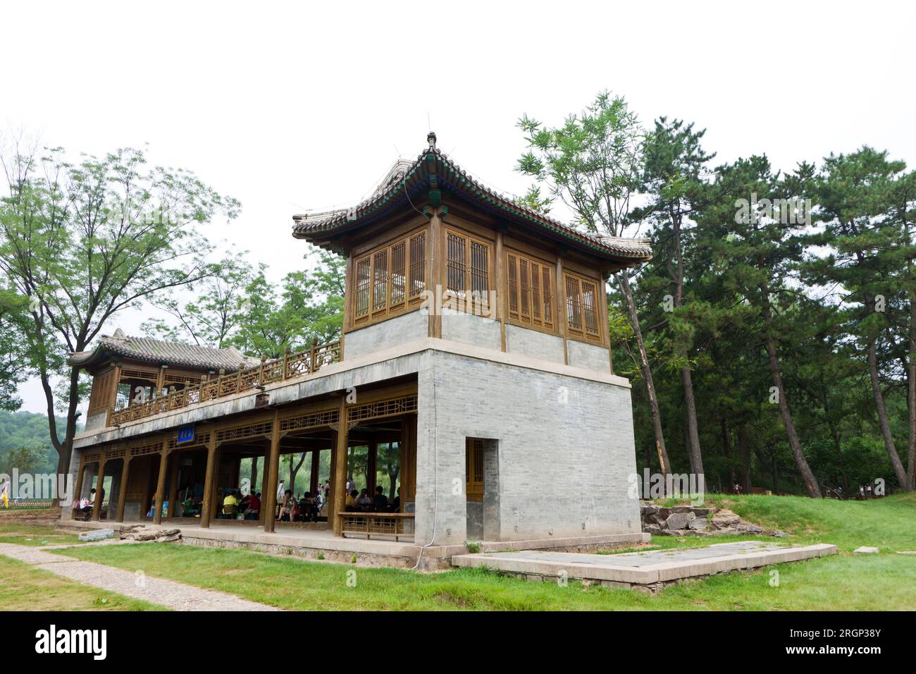 Ancient loft buildings hi-res stock photography and images - Alamy