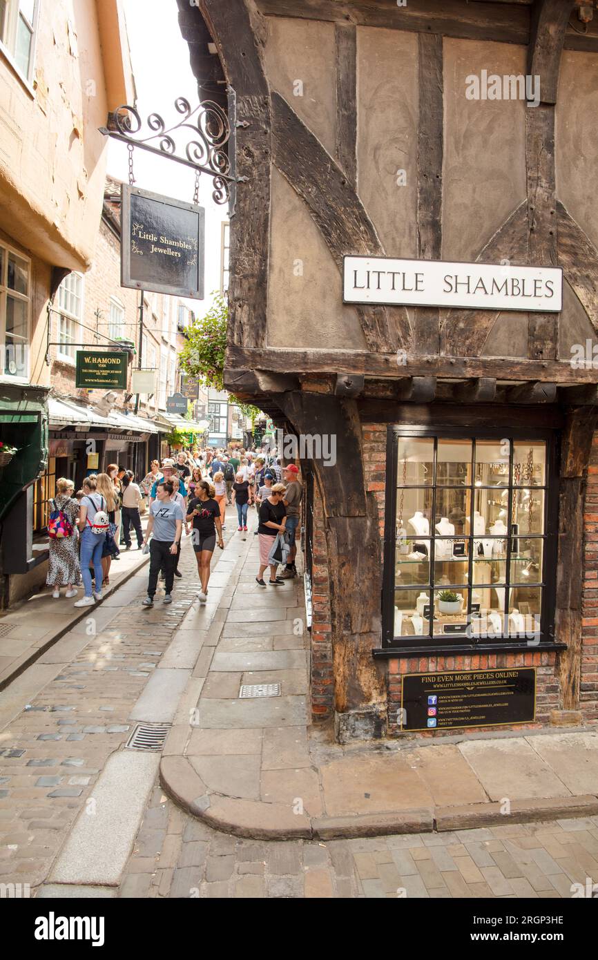 Shambles York, Historic old town York, Medieval York building Stock ...