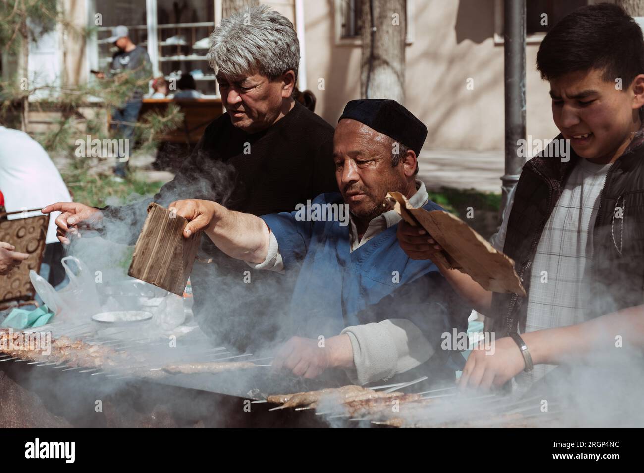 Outdoor cooking uzbekistan hi-res stock photography and images - Alamy