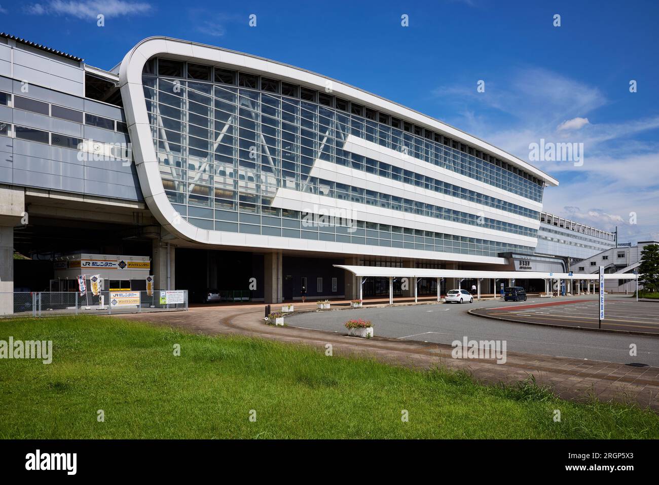 Kyushu Shinkansen Shin-Tosu Station (designed by Yasui Architects ...
