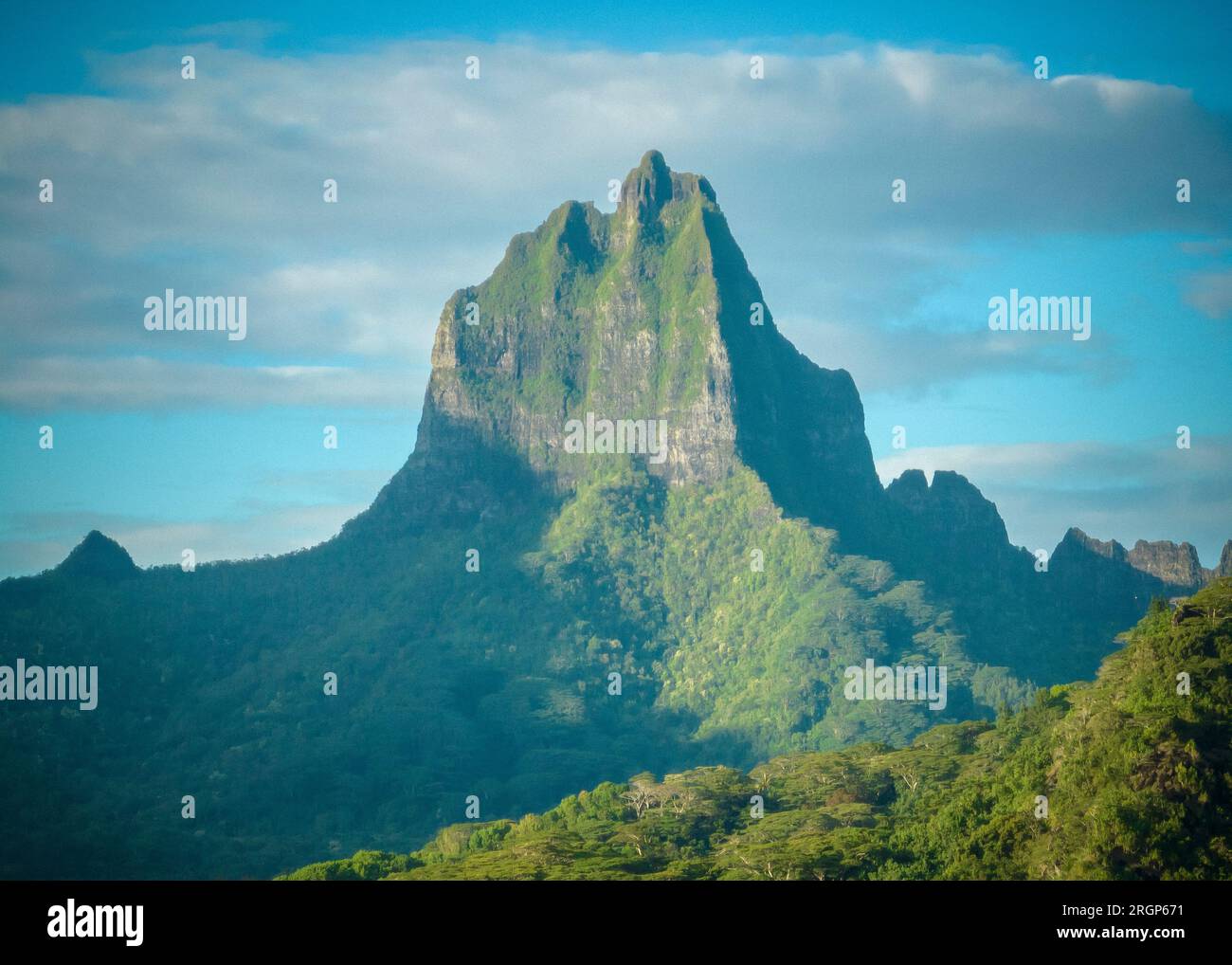 Mount Roto Nui Volcanic Mountain Moorea in the morning Stock Photo - Alamy
