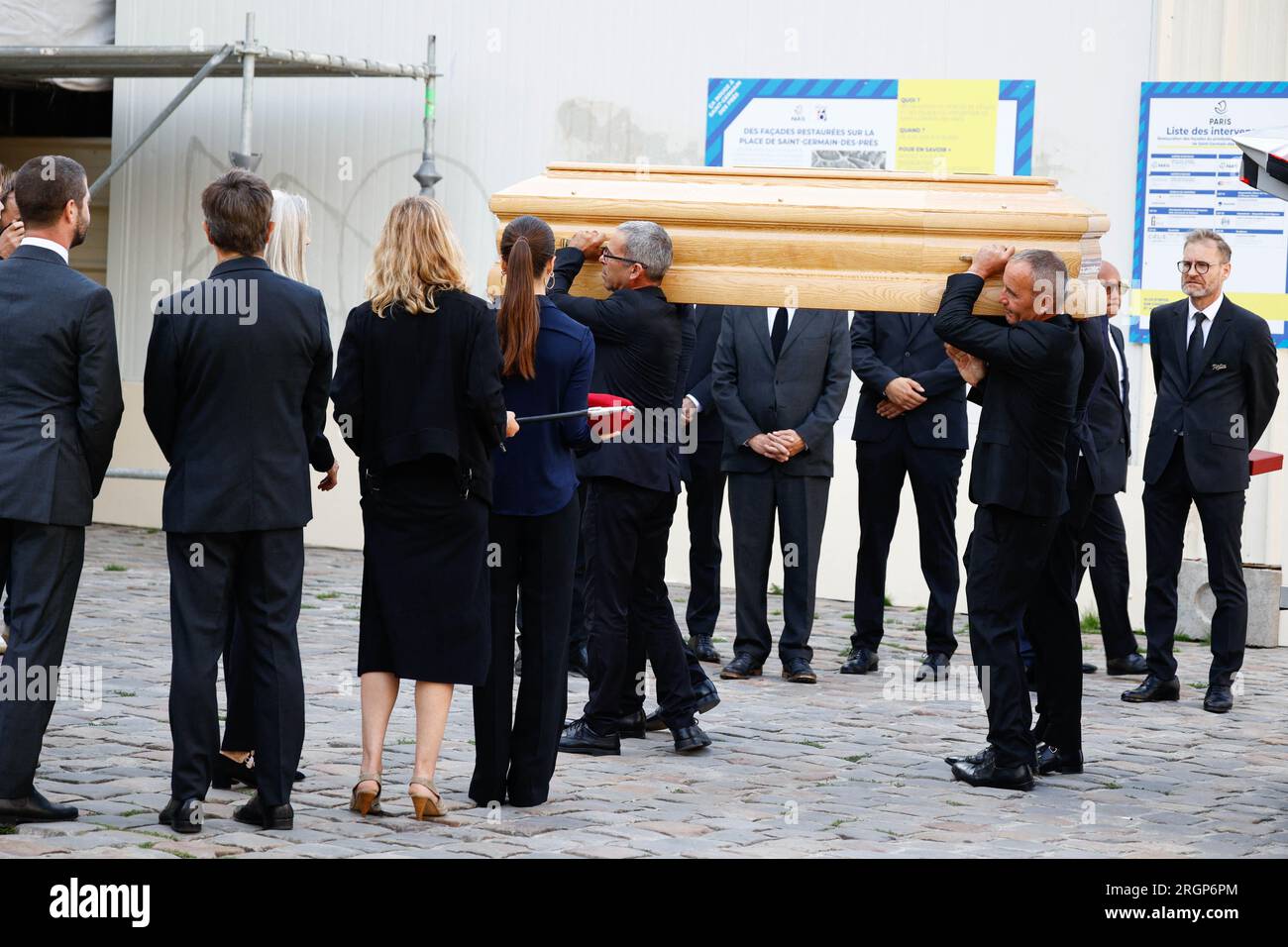 Paris, France. 11th Aug, 2023. Coffin followed by family during the ...
