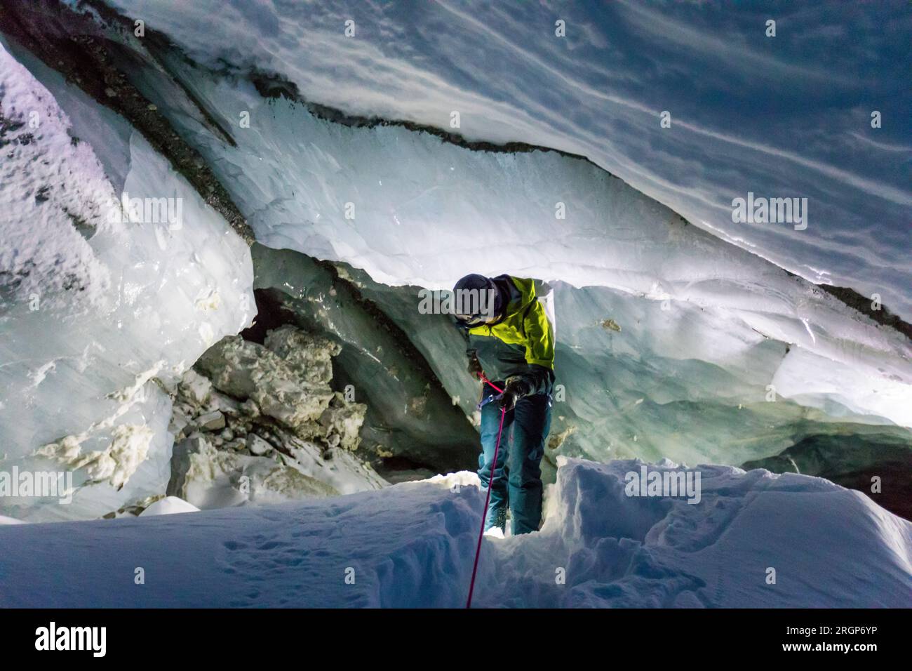 Cave climb hi-res stock photography and images - Alamy
