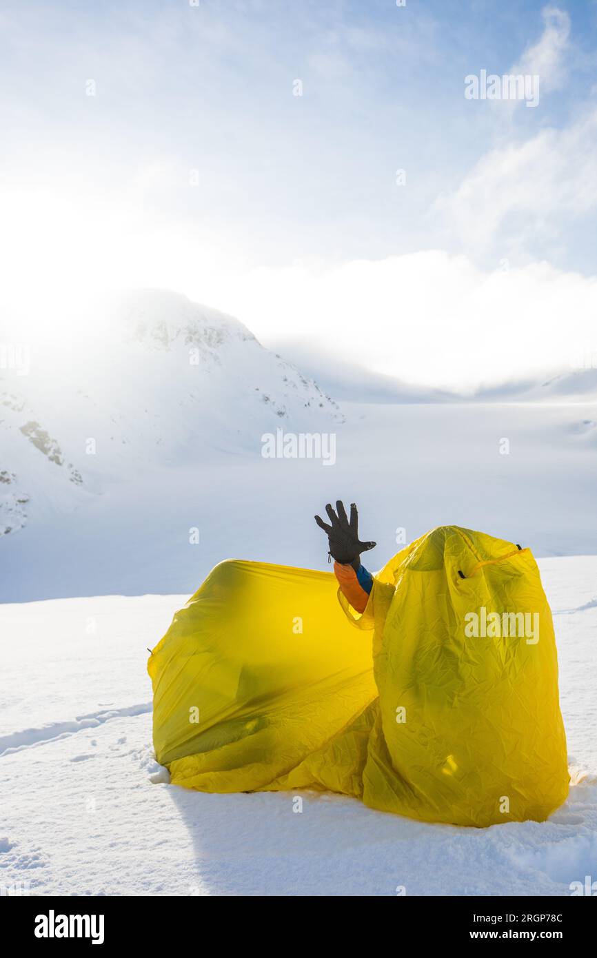 Outdoor yellow shelter hi-res stock photography and images - Alamy