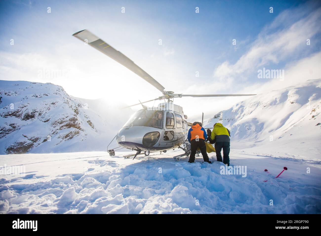 Helicopter unloading hi-res stock photography and images - Alamy