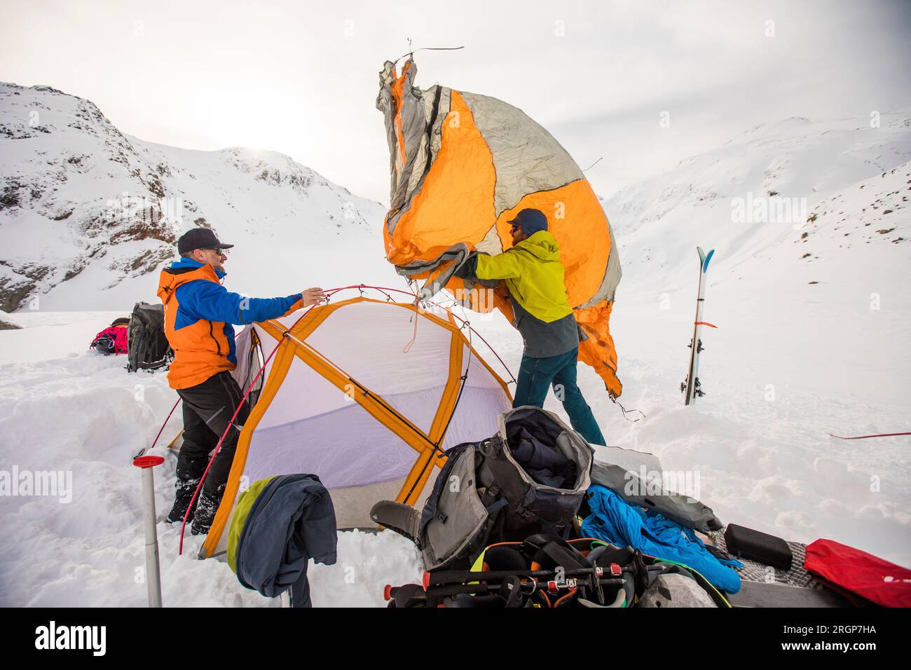 Set up tent hi-res stock photography and images - Alamy