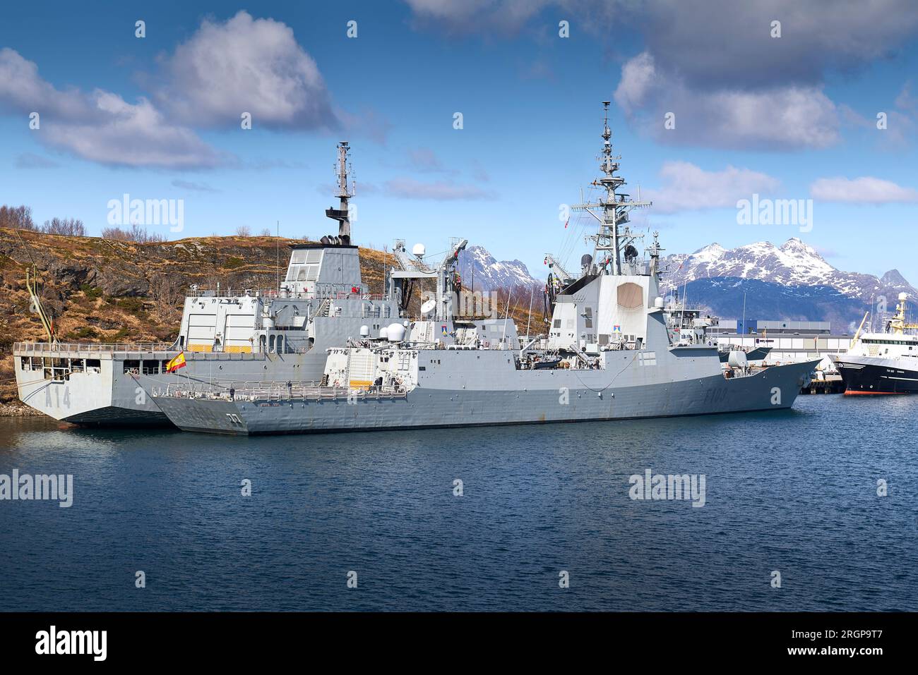 Spanish oiler patino hi-res stock photography and images - Alamy