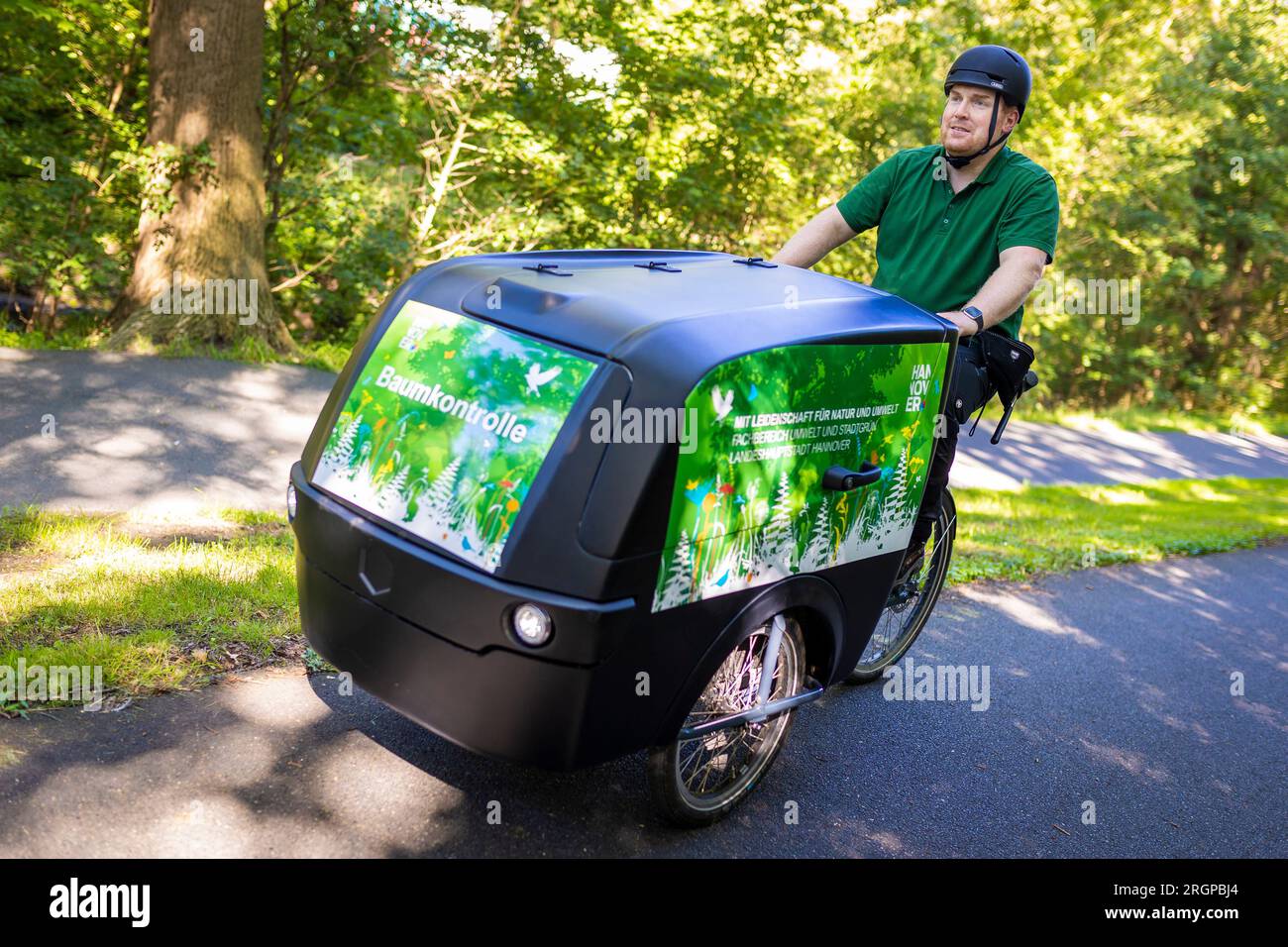 Cargo bike and tools hi-res stock photography and images - Alamy