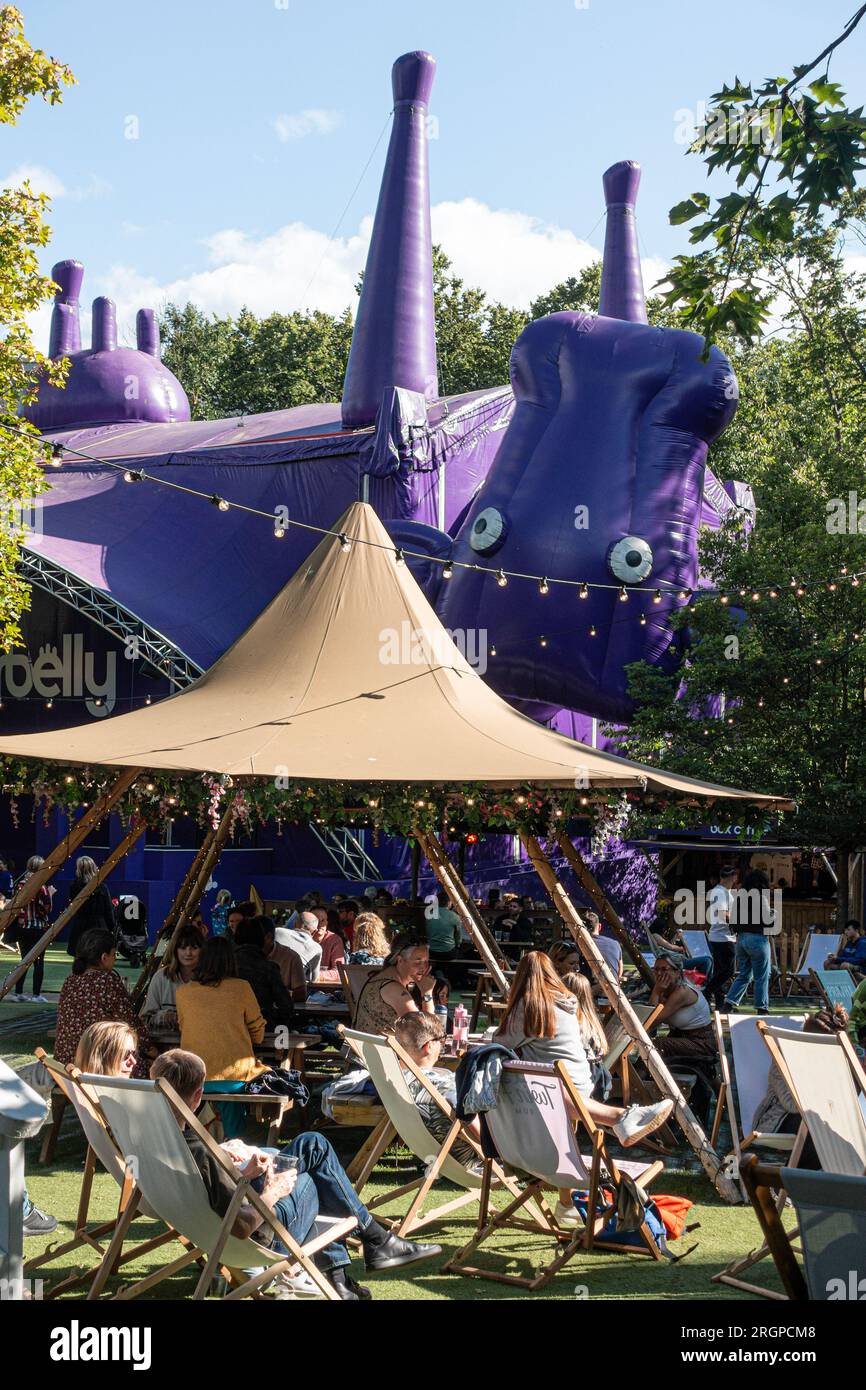 The fringe at george square hi-res stock photography and images - Alamy