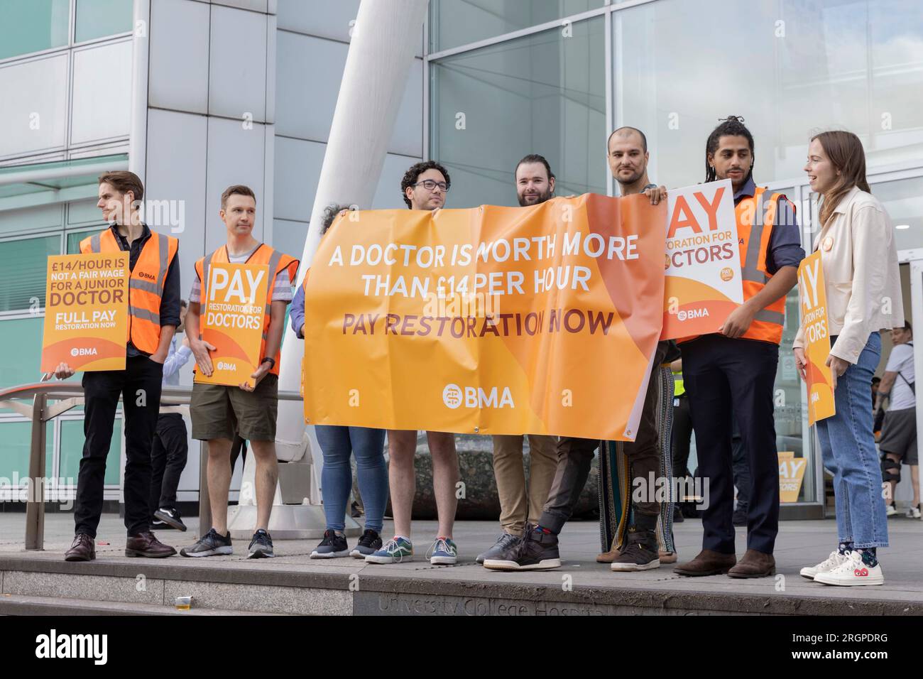 London, UK. 11 August 2023. Junior doctor members of the British ...