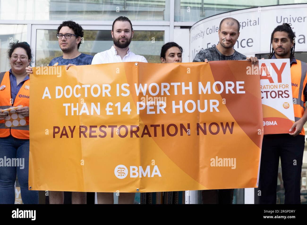 London, UK. 11 August 2023. Junior doctor members of the British ...