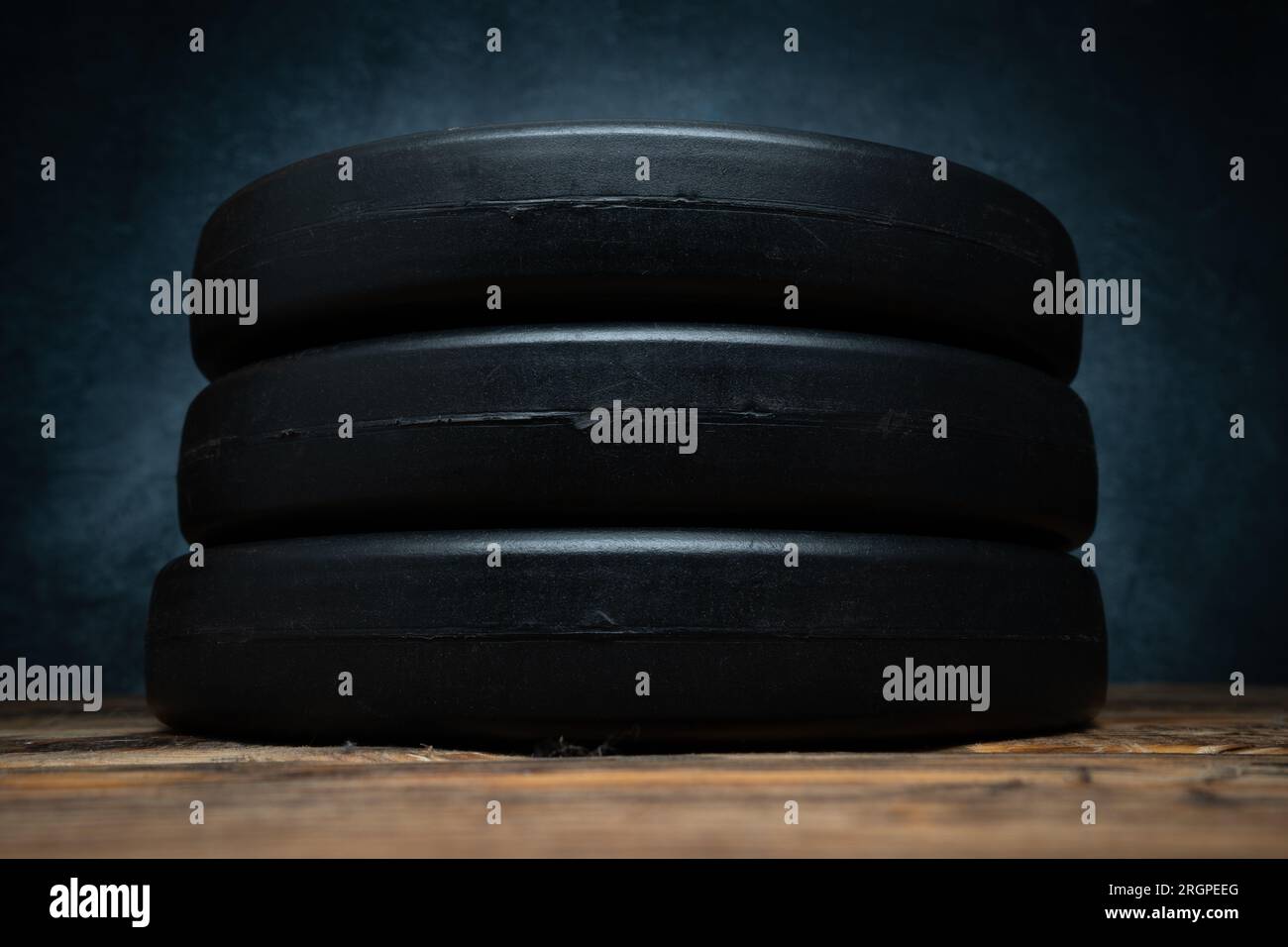 Gym weight plates hi-res stock photography and images - Alamy