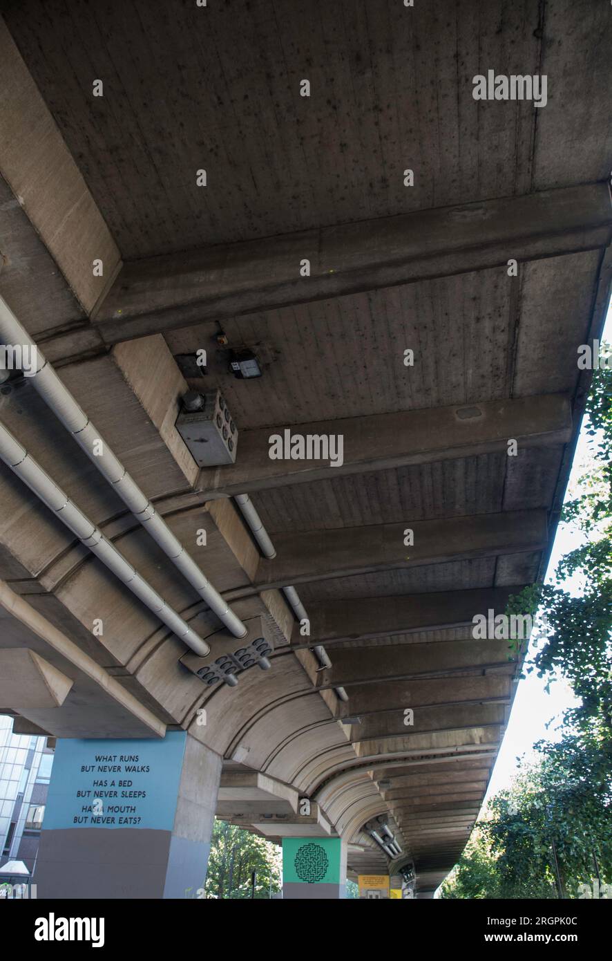 Deatils of the underneath of the Hammersmith Flyover Hammersmith West ...