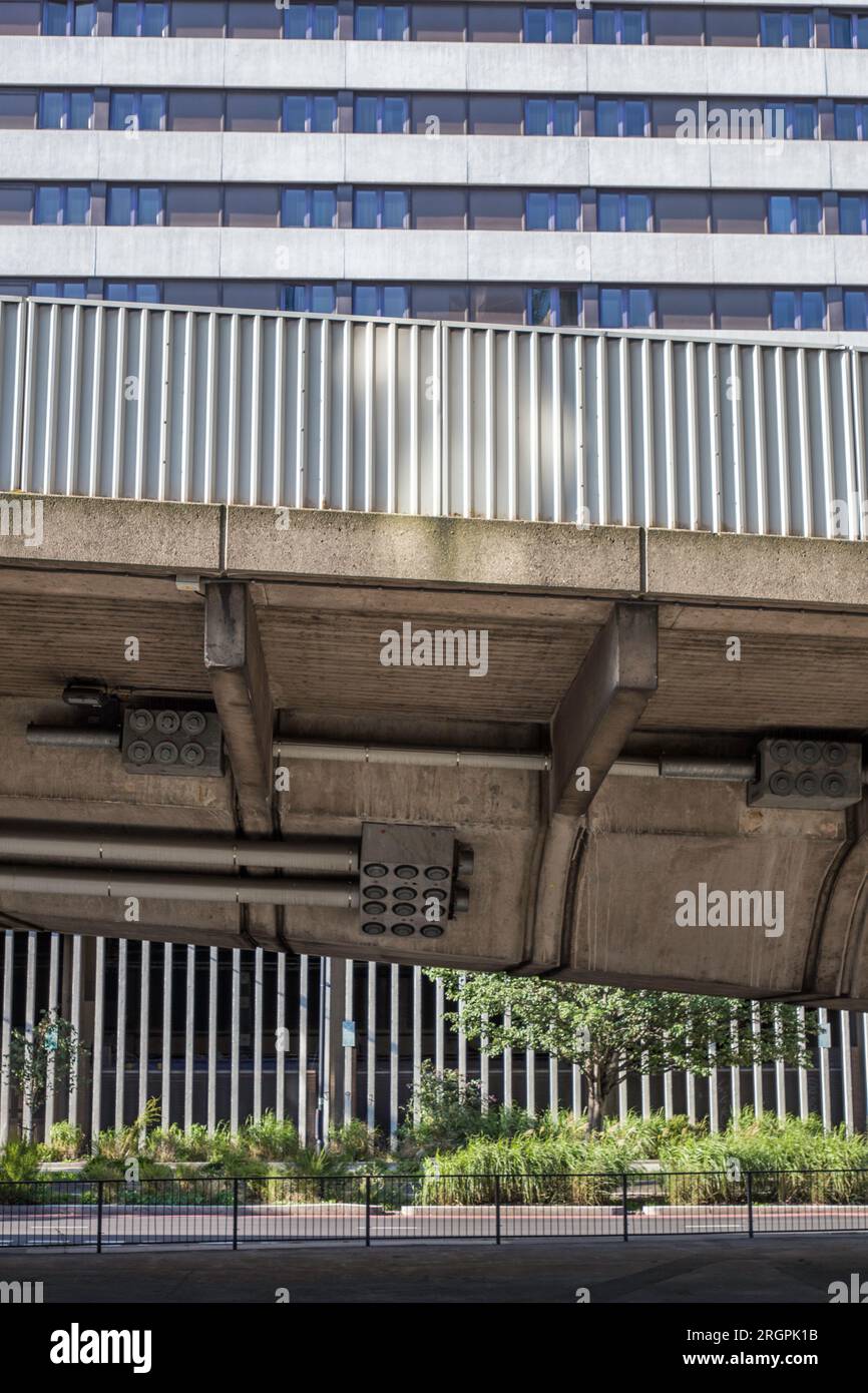 Concrete flyover hi-res stock photography and images - Alamy