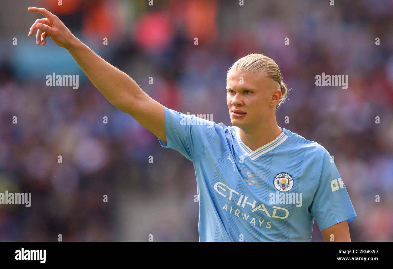 Erling haaland city arsenal hi-res stock photography and images - Alamy