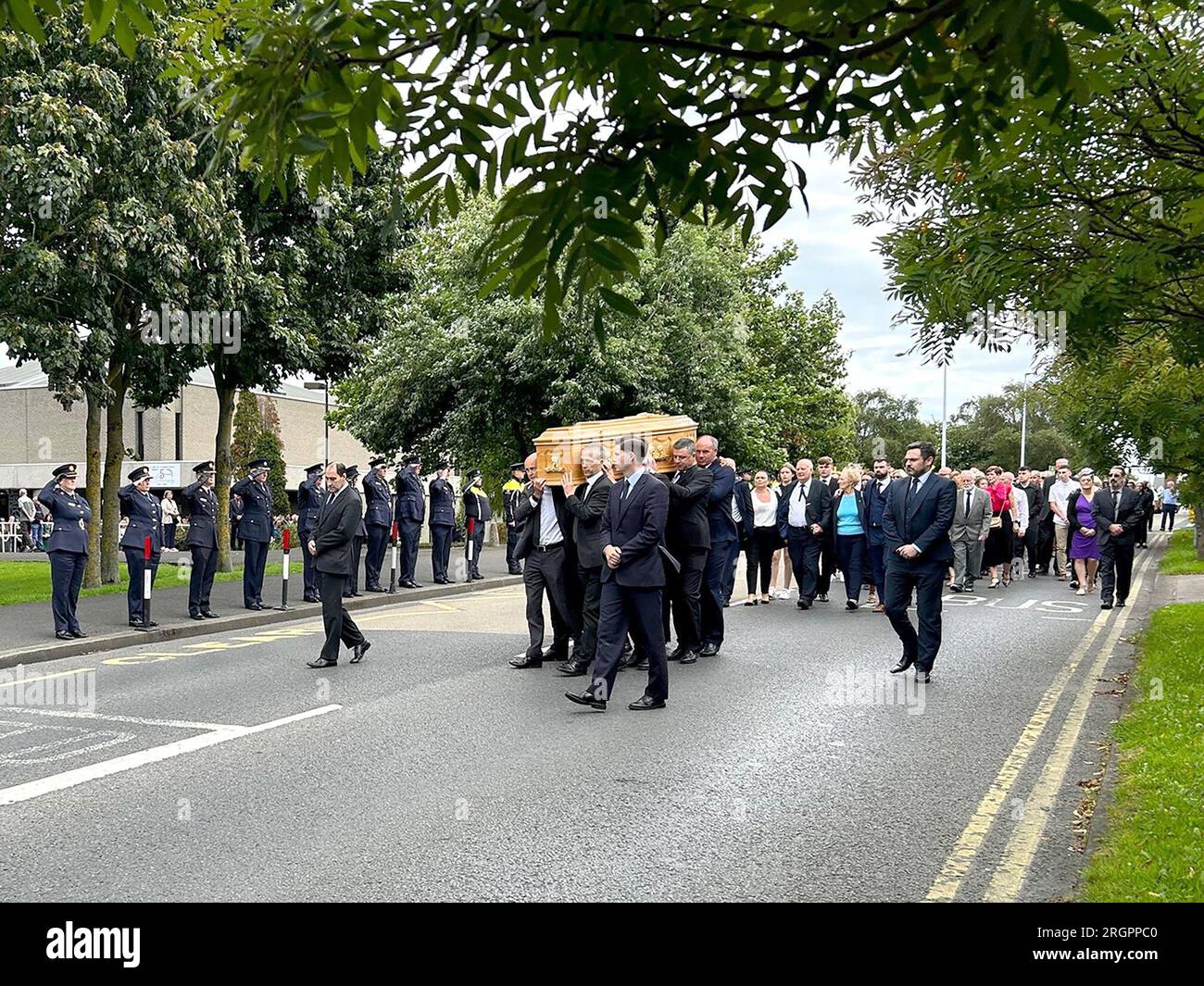 A Garda guard of honour as the coffin of Detective Garda Deirdre (Dee ...