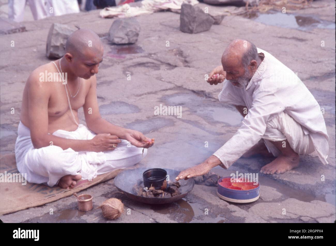 After death rituals hi-res stock photography and images - Alamy