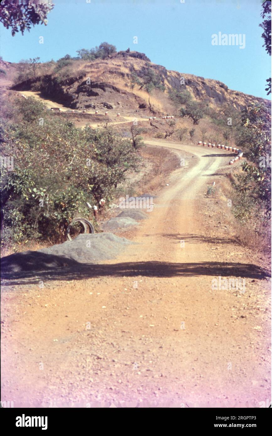 Up Hill Road, Rough Terrain, Saputara Hill Station, Gujrat, India Stock ...