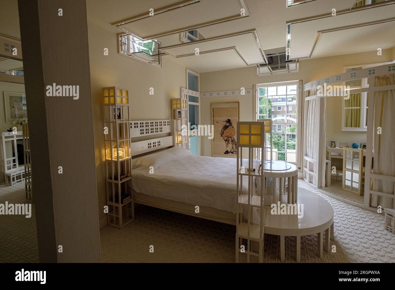 The Cosmic House, Holland Park, London. Post-modern home owned by ...