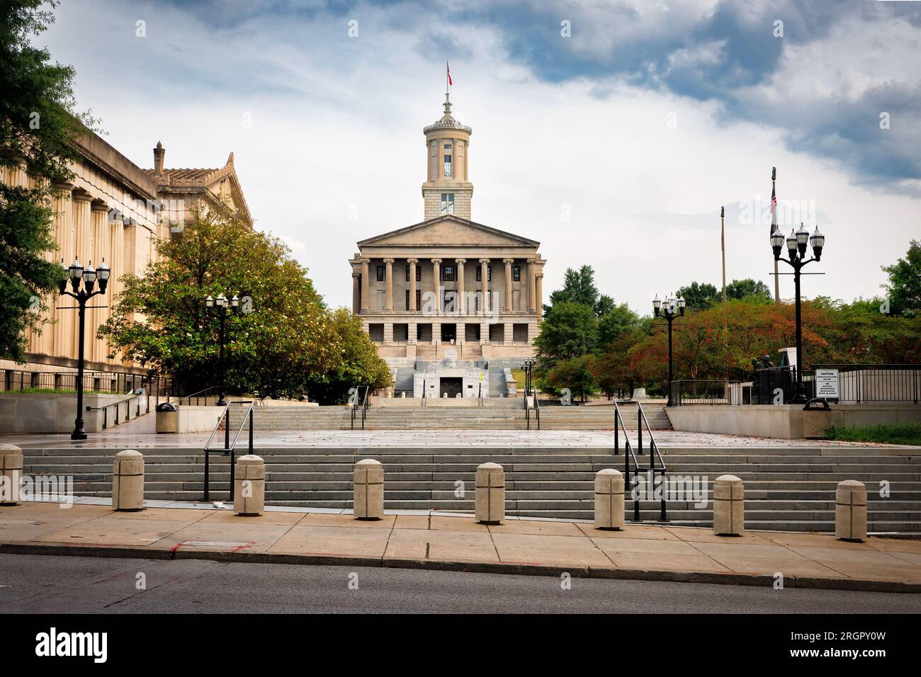 The Tennessee State Capitol building in downtown Nashville, Tennessee Stock Photo - Alamy