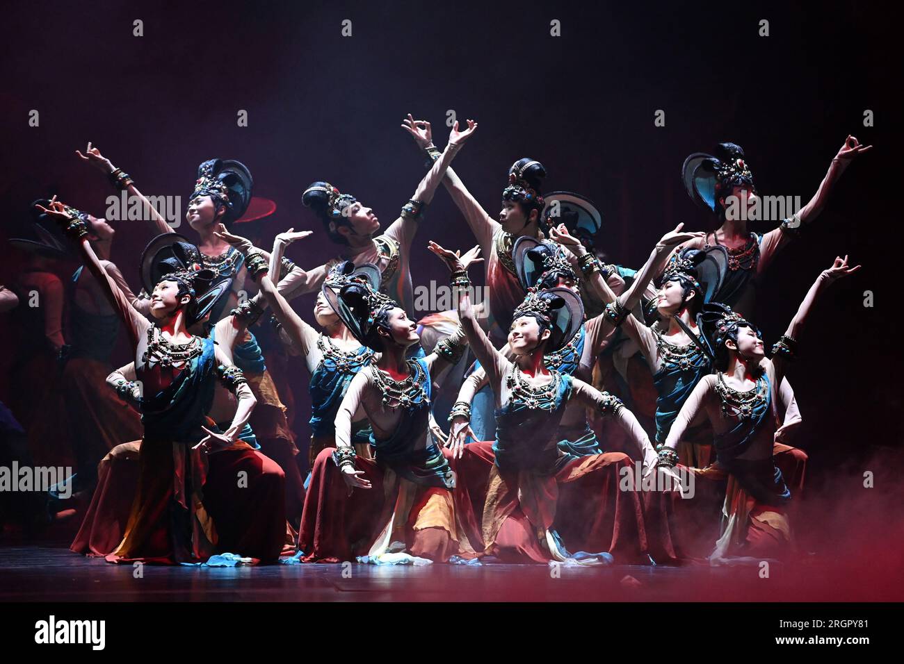 Cultural troupe display hi-res stock photography and images - Alamy