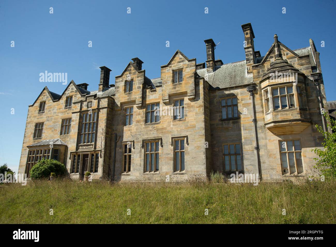 Scotney Castle House and gardens Stock Photo - Alamy