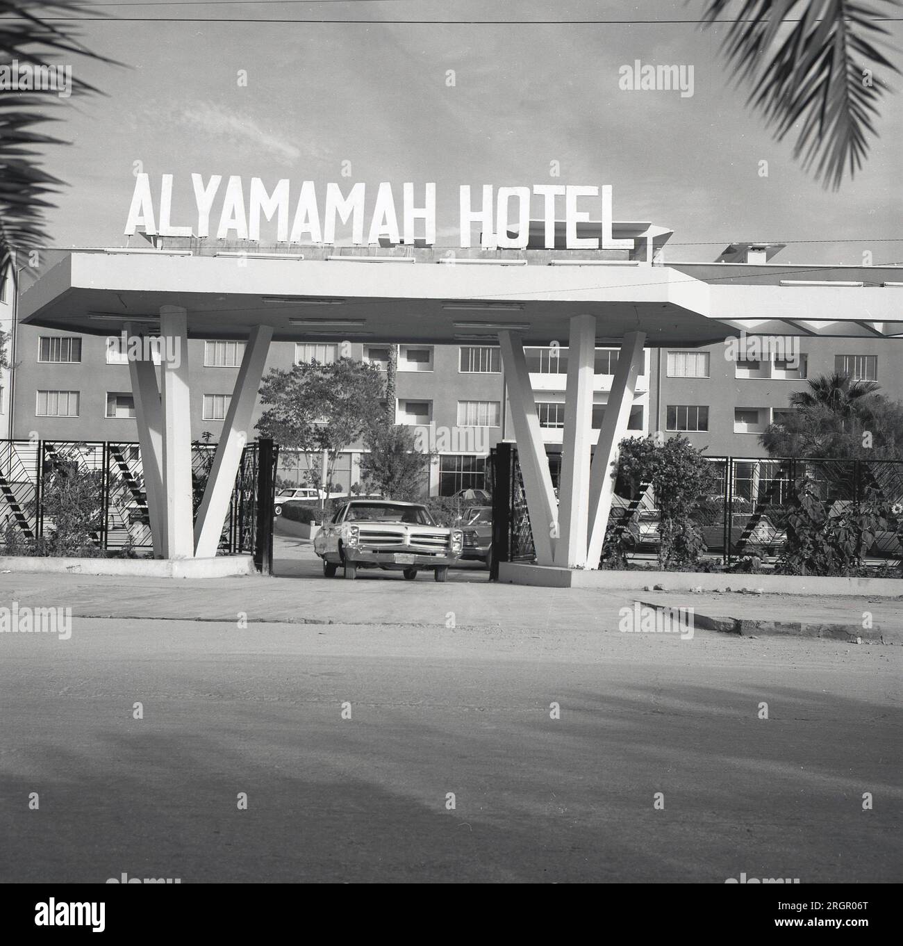 Riyadh airport and car hi-res stock photography and images - Alamy