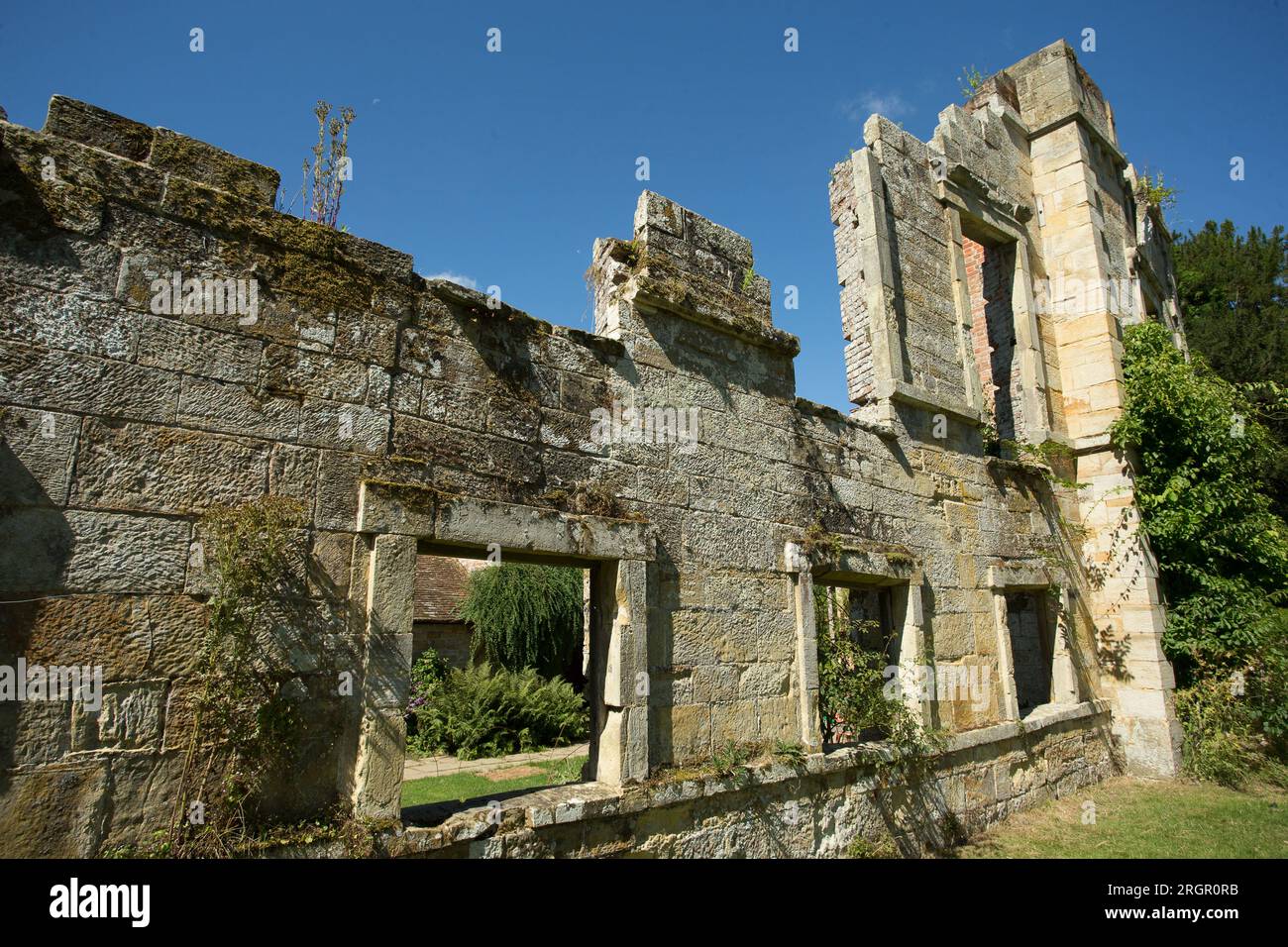 Scotney Castle House and gardens Stock Photo - Alamy