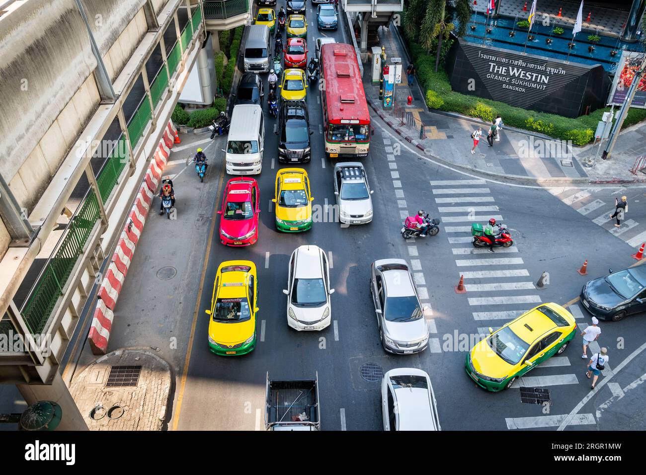 Asoke bts skytrain station hi-res stock photography and images - Alamy