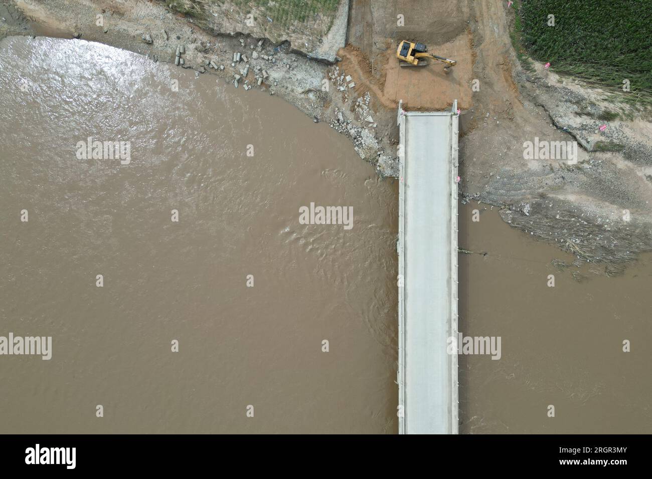 Bridge reconstruction efforts hi-res stock photography and images - Alamy