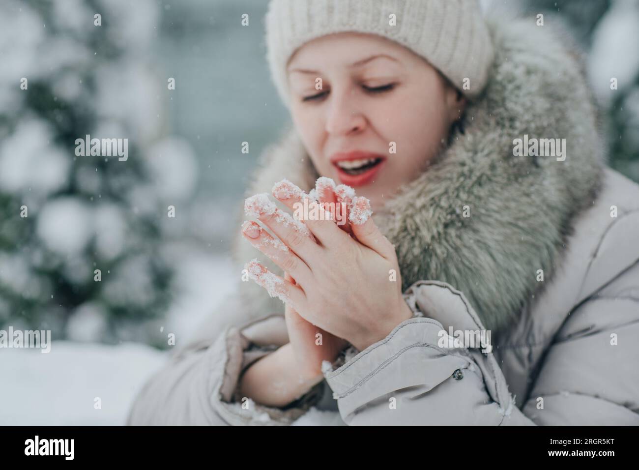 Rub hands hi-res stock photography and images - Alamy