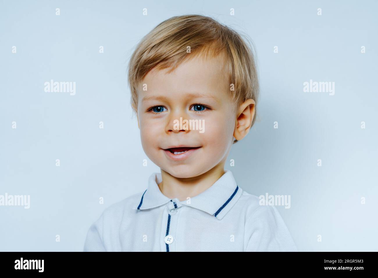Child smile portrait hi-res stock photography and images - Alamy