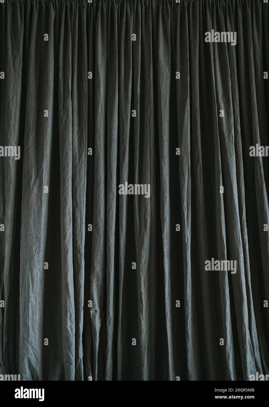 Black curtain background hi-res stock photography and images - Alamy