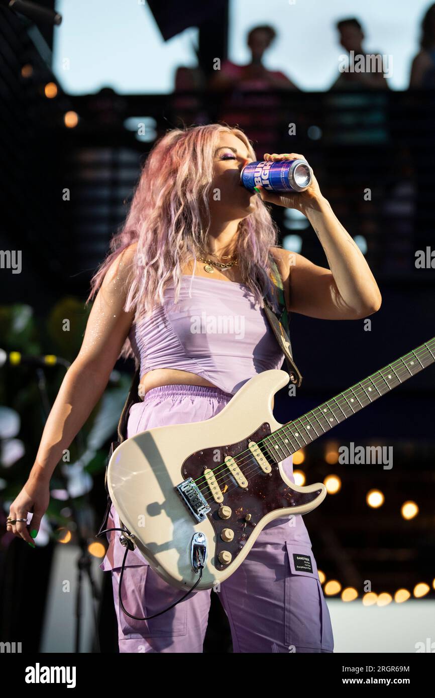 Ell hall hi-res stock photography and images - Alamy