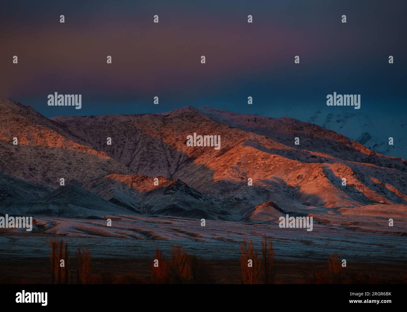 Red mountain twilight hi-res stock photography and images - Alamy