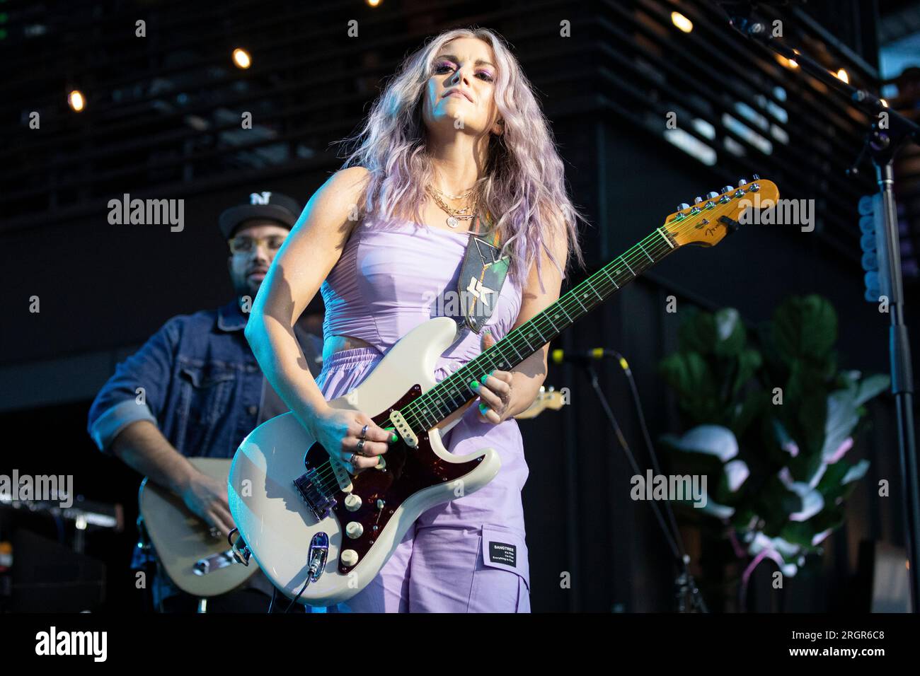 Bud light backyard tour hi-res stock photography and images - Alamy
