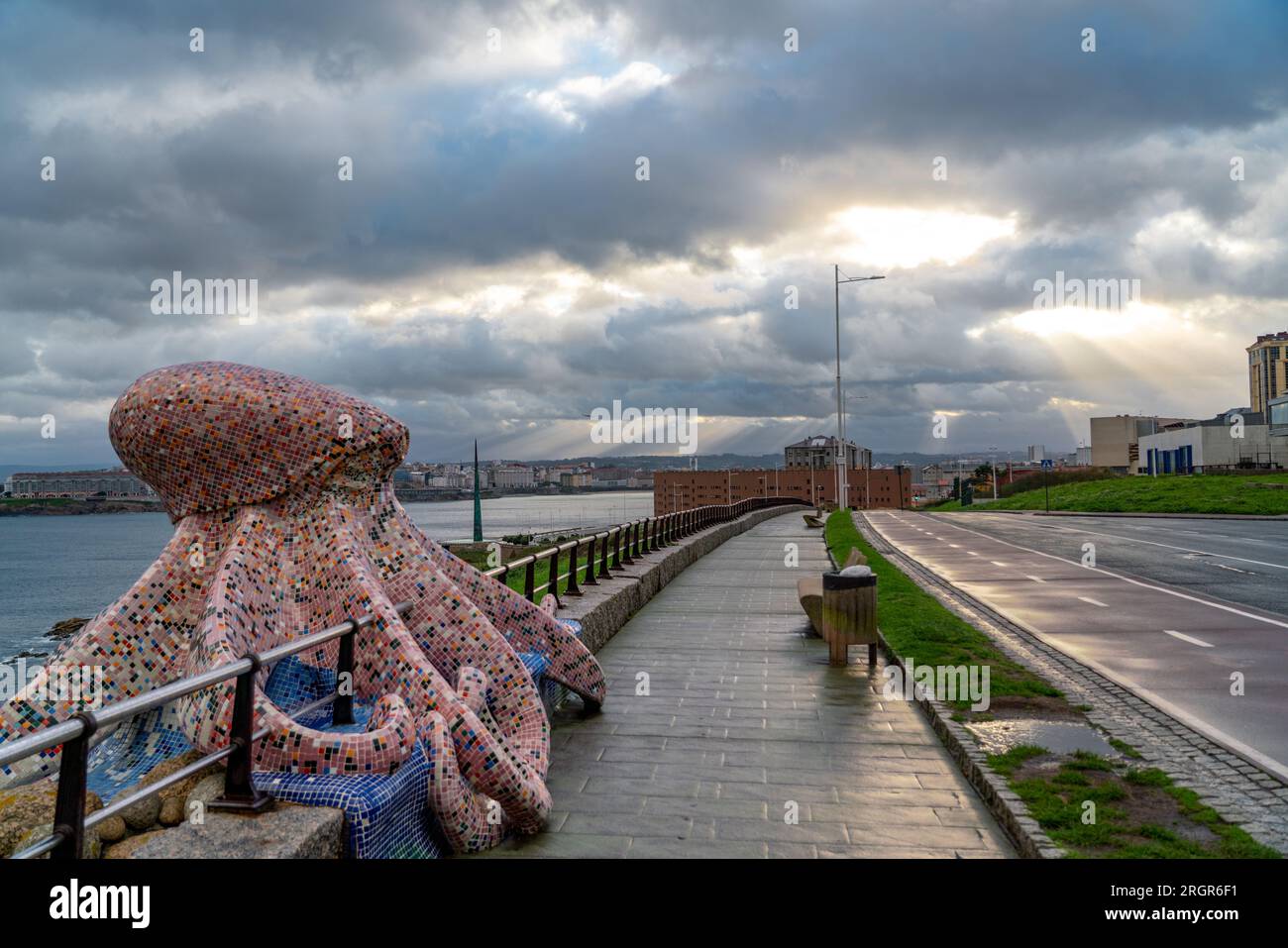 Octopus statue coruna hi-res stock photography and images - Alamy