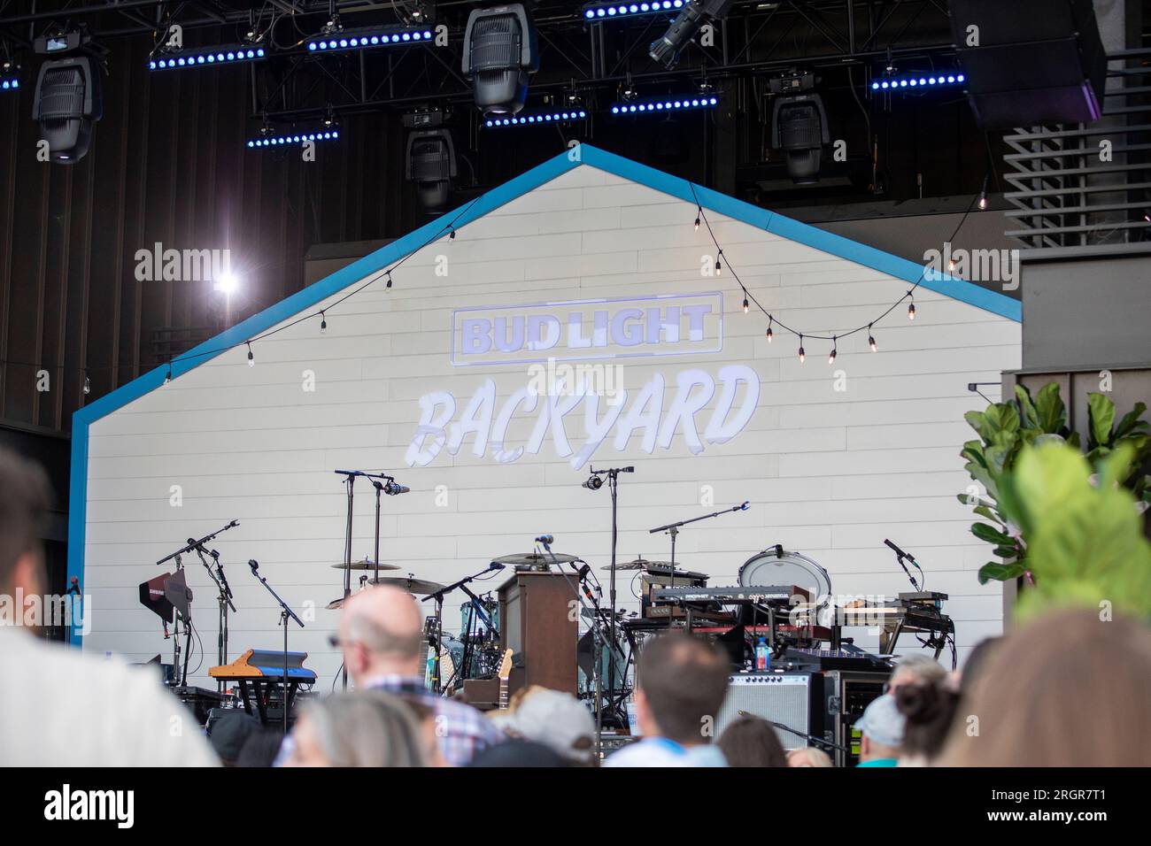 Bud light backyard tour hi-res stock photography and images - Alamy